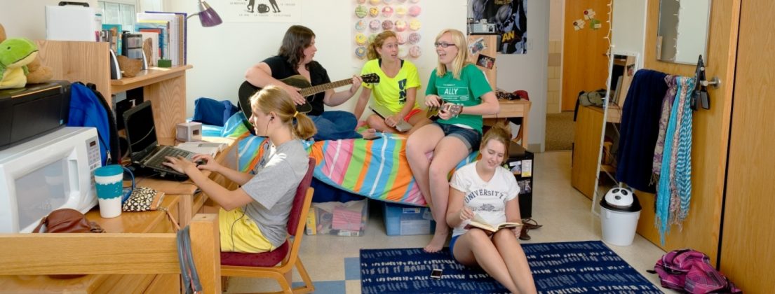 5 Ways to Get to Know Your College Roommate | StartSchoolNow